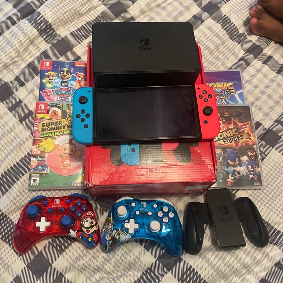 Video Games & Consoles | Nitendo Switch Oled With 7 Games And 2 Extra ...